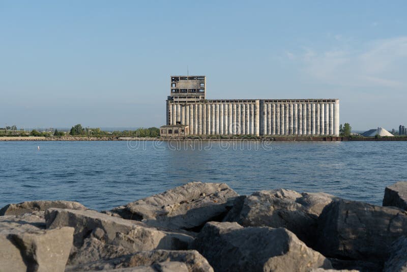 Cargill Pool Grain Elevator Editorial Photo - Image of grain, pool ...