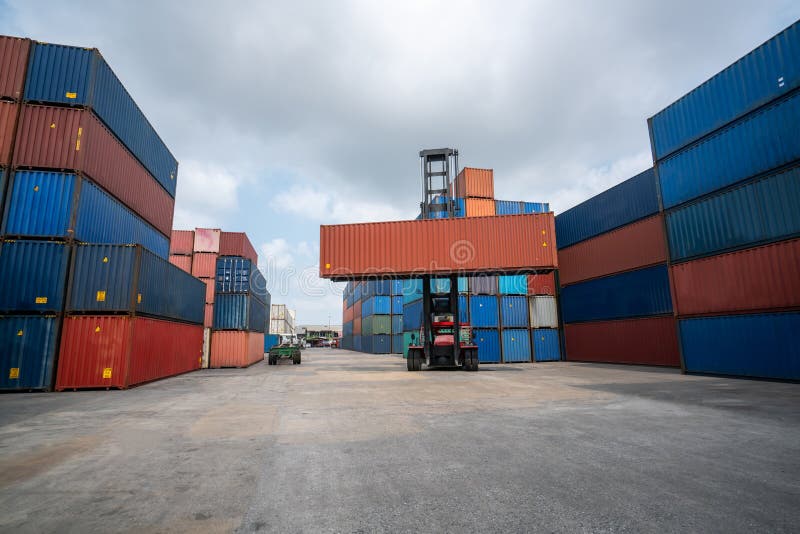 Cargo Container for Overseas Shipping in Shipyard with Heavy Machine ...