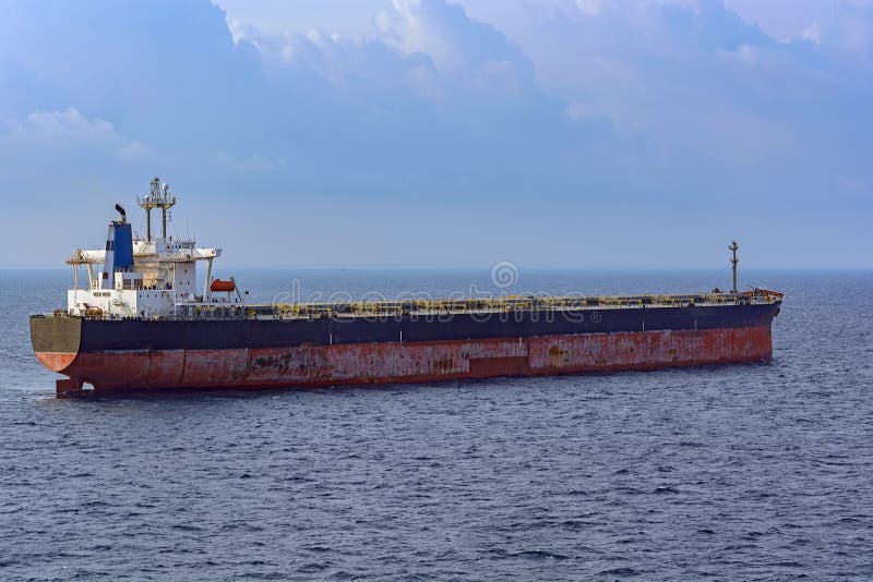 Cargo de vraquier image stock. Image du doublure, singapour - 129165793