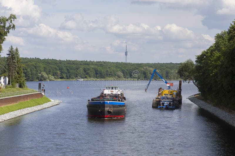 Cargo ship in canal editorial photo. Image of ship, wheelhouse - 44464696