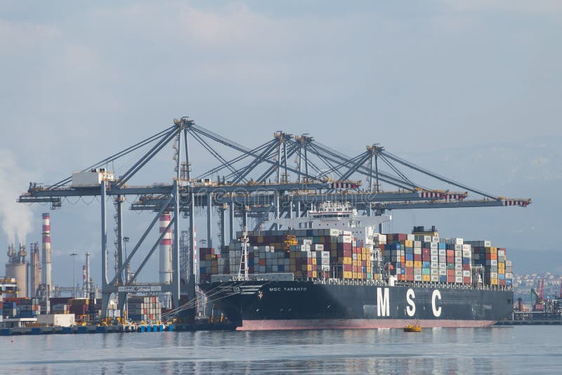 Cargo Ship Full of Containers Editorial Image - Image of deliver ... Cargo Ship Full of Containers Editorial Image - Image of deliver ...