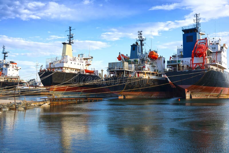 Cargo vessels for scrap stock photo. Image of polluted - 89639144
