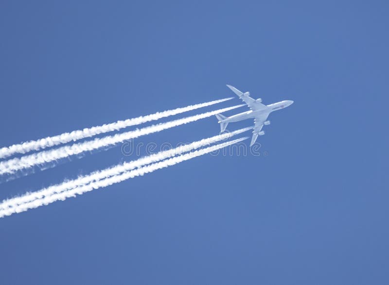 Contrails stock image. Image of chemtrail, traces, condensation - 34638277