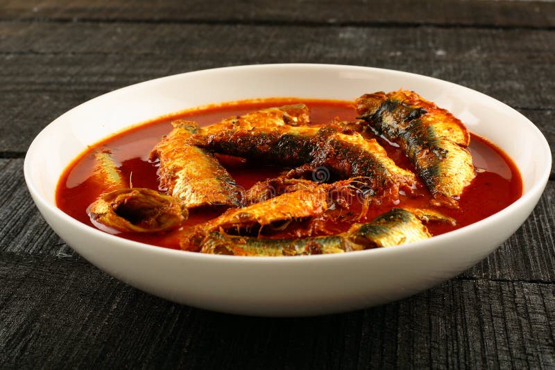 Cari Traditionnel De Poissons De Sardine Image stock - Image du lames ...