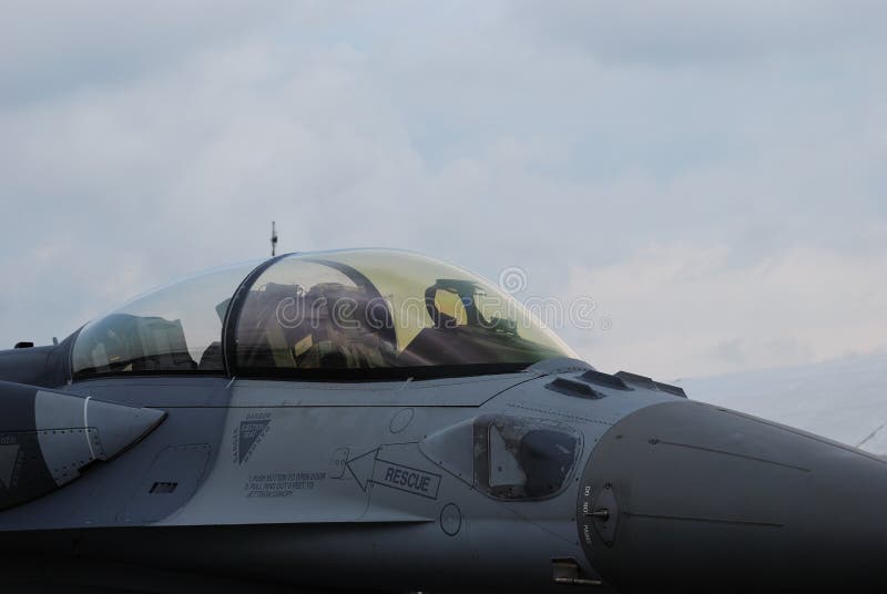 Carlinga Del Avión De Combate Foto de archivo - Imagen de posquemador ...