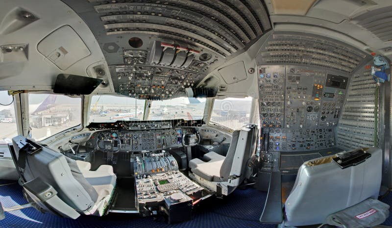 Carlinga Del Petrolero Kc10 Foto de archivo - Imagen de aeropuerto ...