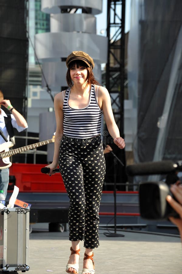 Carly Rae Jepson editorial photography. Image of girl - 25355112