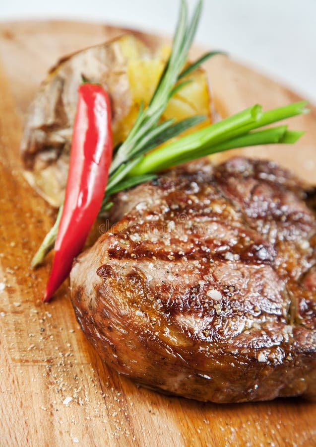 Platos Calientes De La Carne - Ribai Imagen de archivo - Imagen de ...