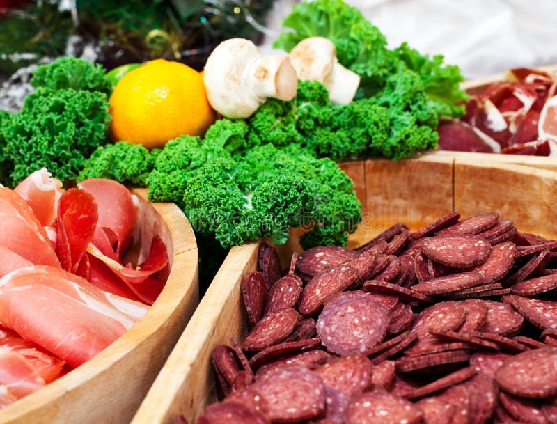 Carne curada imagem de stock. Imagem de cozinhado, restaurante - 34563923