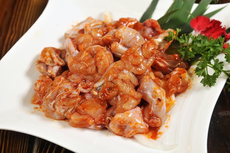 Carne De Rã Picada Fatia Picante E Picante Com Especiarias Em Prato Rã ...