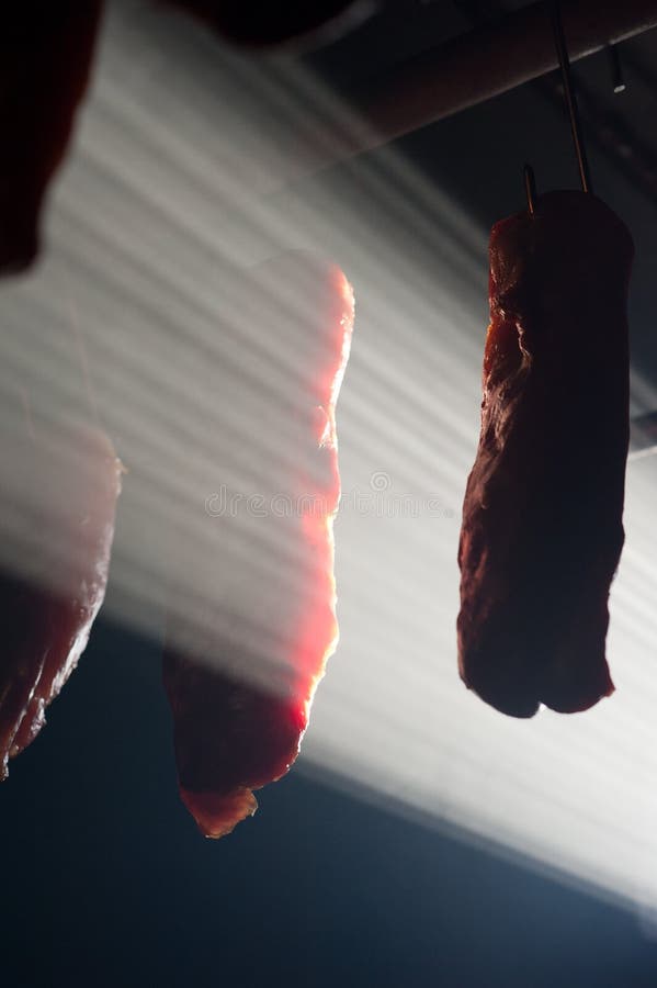 Carne de secagem a fumar foto de stock. Imagem de tradicional - 24086420