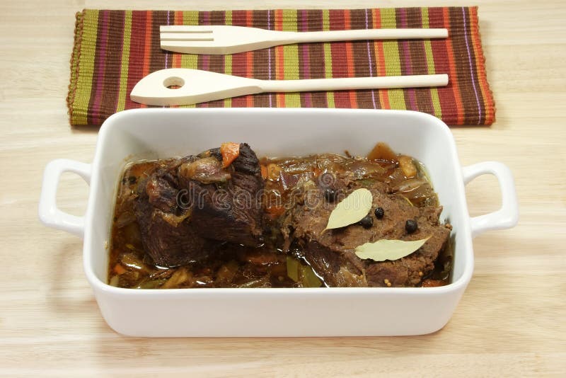 Carne de vaca adobada imagen de archivo. Imagen de salsa - 7236589