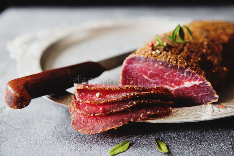Carne de vaca curada imagen de archivo. Imagen de pimienta - 90752797