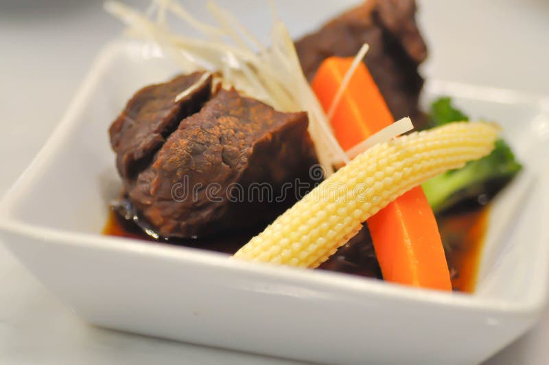 Carne De Vaca Guisada O Cerdo Guisado Foto de archivo - Imagen de ...
