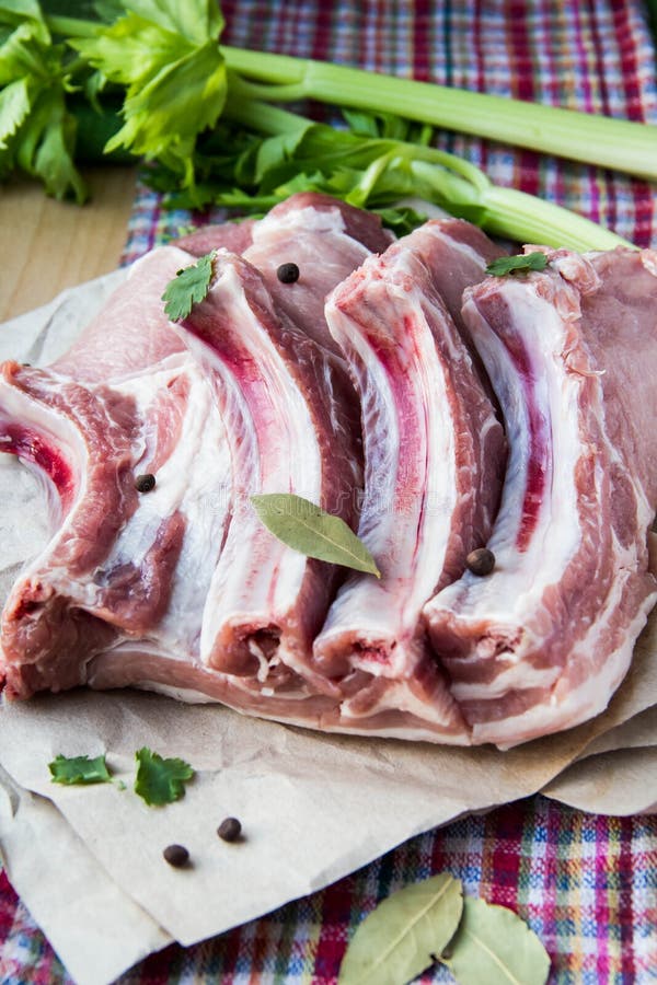 Carne grezza immagine stock. Immagine di alimento, ingredienti - 27765127