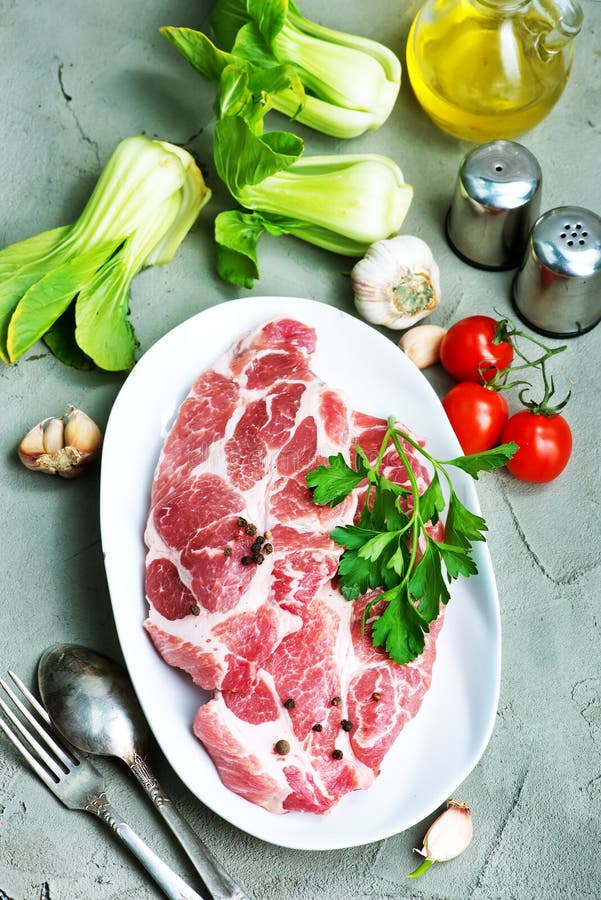Carne grezza fotografia stock. Immagine di cucina, tagli - 86681782