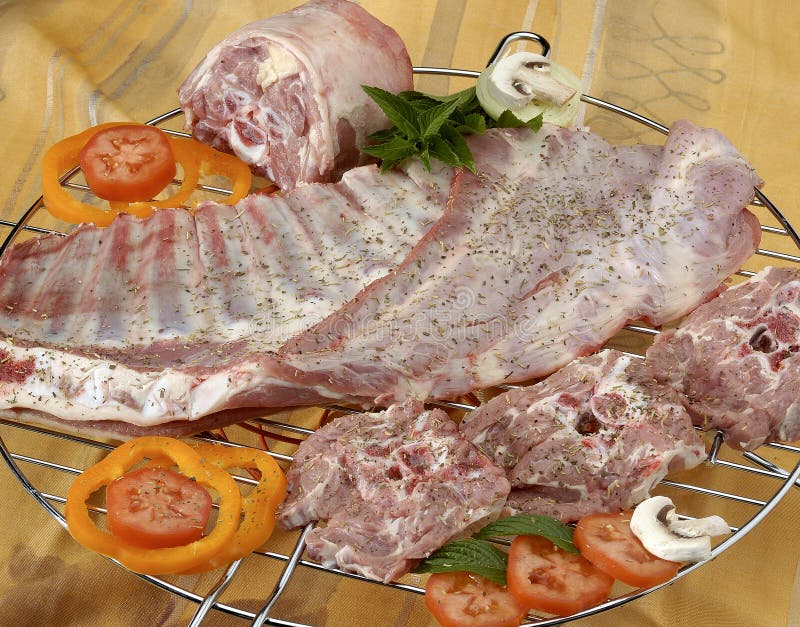 Carne preparada foto de archivo. Imagen de setas, crudo - 2280036