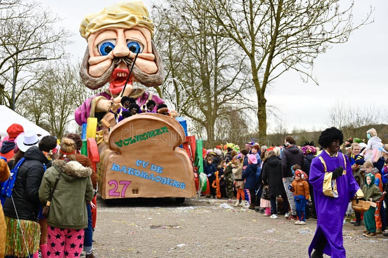 Carnival Float Passes a Crowd of Spectators, Bavel 2023 Editorial Stock ...