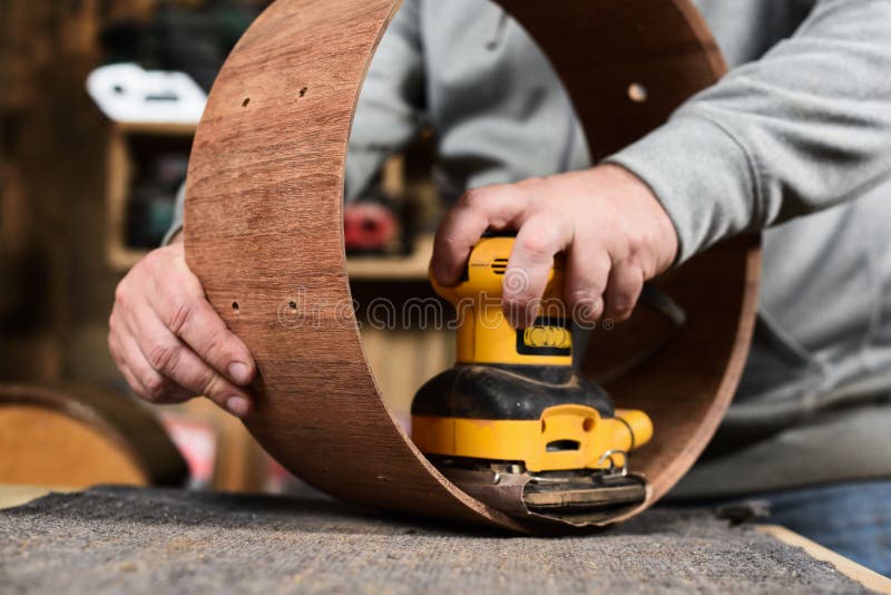 Carpenter Grinding Handmade Wooden Drum Shell with Sandpaper Stock ...