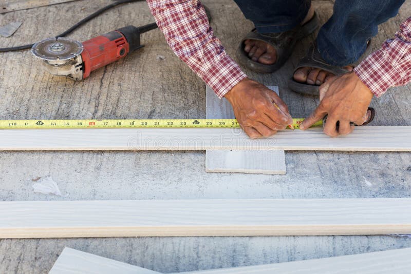 Carpenter Using Ruler To Draw Line Marking Stock Photos - Free ...