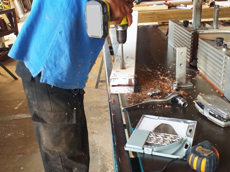 Carpentry Workshop with Milling Machine, Metal Drill and Tools for ...