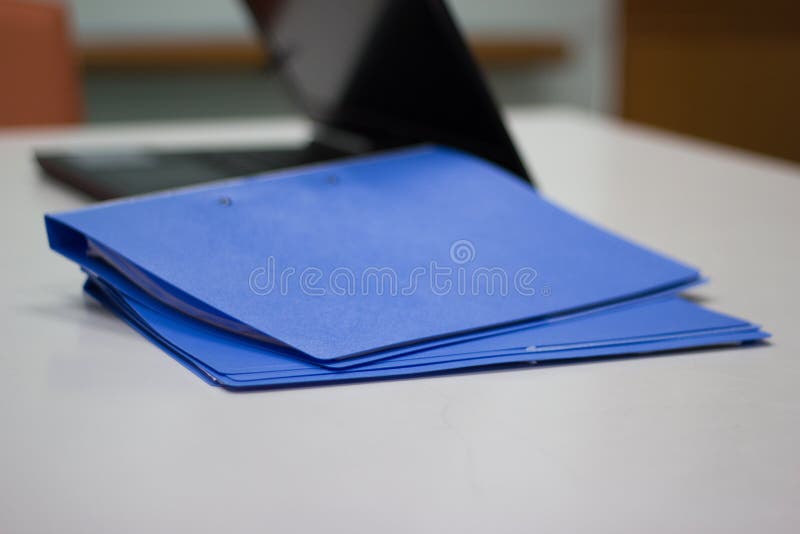 Fondo Azul Para Los Documentos Fotos De Stock - Descarga 488 Fotos ...