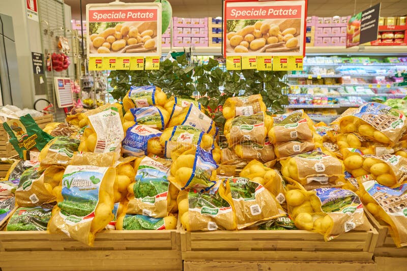 Carrefour editorial stock image. Image of editorial - 134629804