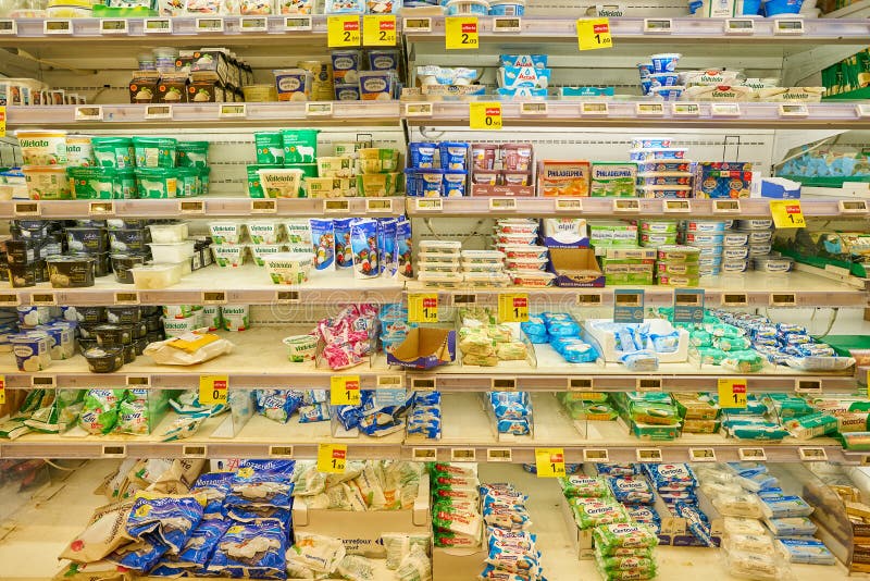 Carrefour editorial image. Image of shelves, market - 134629895