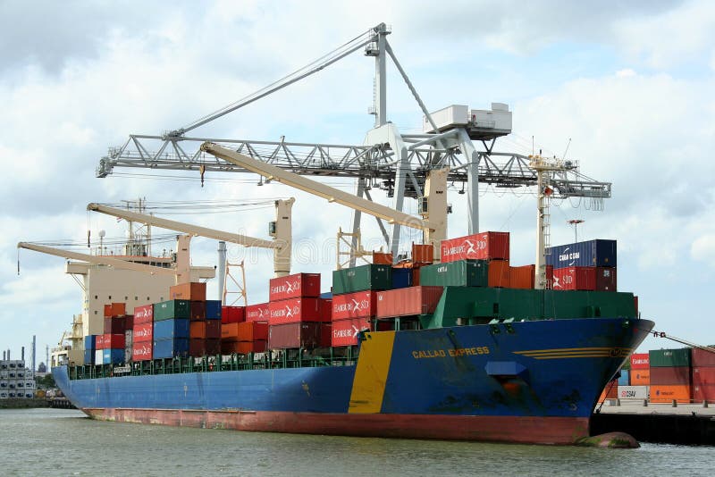Carregamento E Descarregamento No Porto De Rotterdam Foto Editorial ...