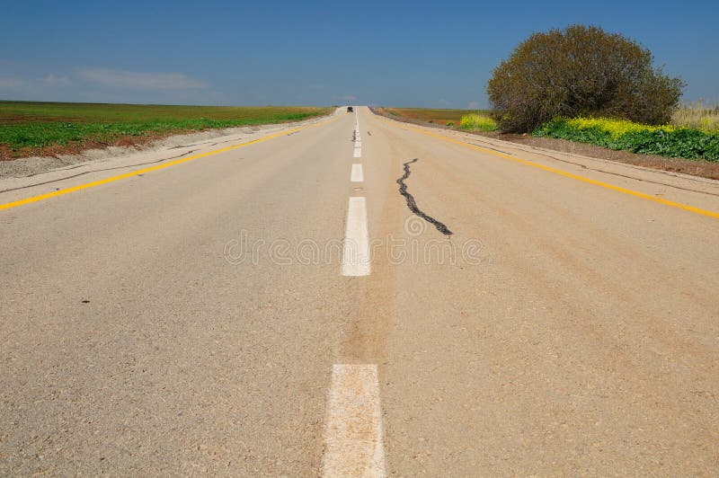 Carretera al horizonte. imagen de archivo. Imagen de perspectiva - 18956601