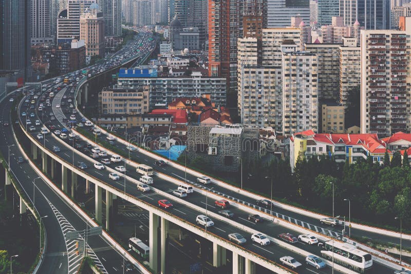 Carretera Elevada En Shangai, China Foto de archivo - Imagen de napper ...
