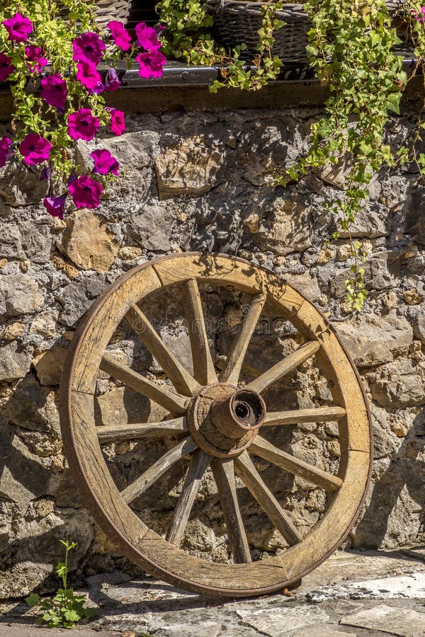 Carriage wheel stock image. Image of nature, mode, rusty - 172140707