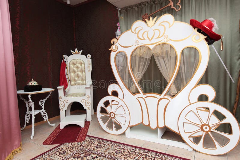 Carriage stock photo. Image of clarence, table, cart - 81903370