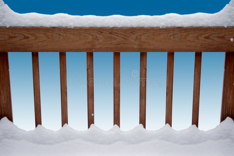 Carriles Nevado Al Borde De La Ciudad Foto de archivo - Imagen de enero ...