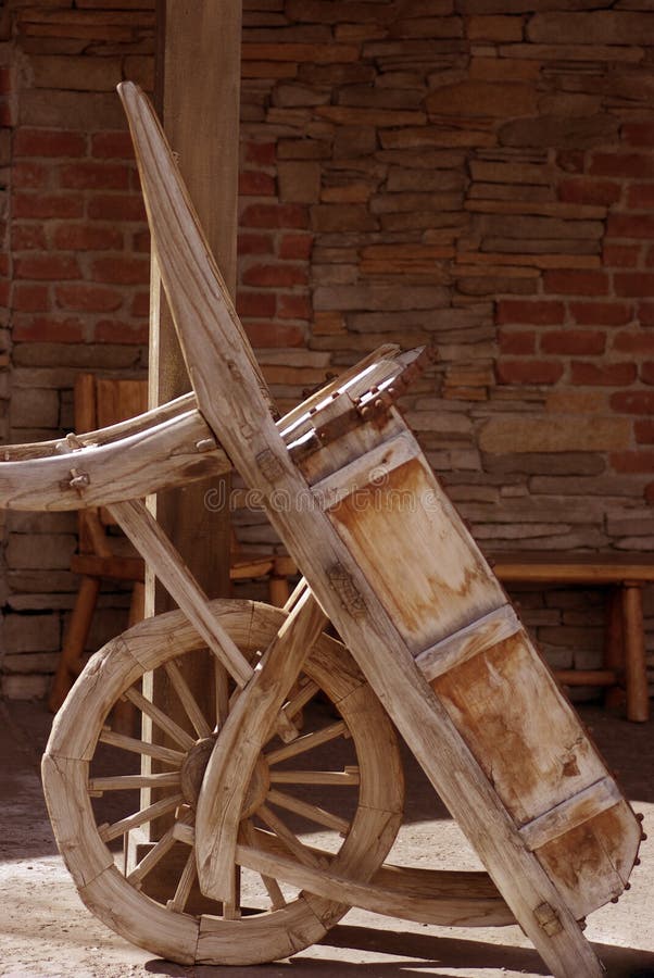 Carriola immagine stock. Immagine di carrello, strumenti - 13501199