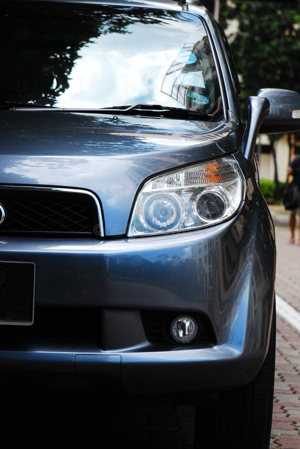 Carro azul foto de stock. Imagem de espelho, azul, motor - 21387422