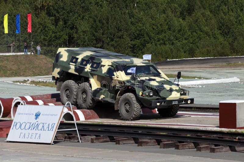 Carro blindado foto editorial. Imagem de expo, carro - 29050401