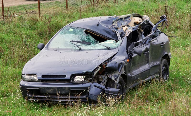 Carro causado um crash foto de stock. Imagem de marcado - 16314884