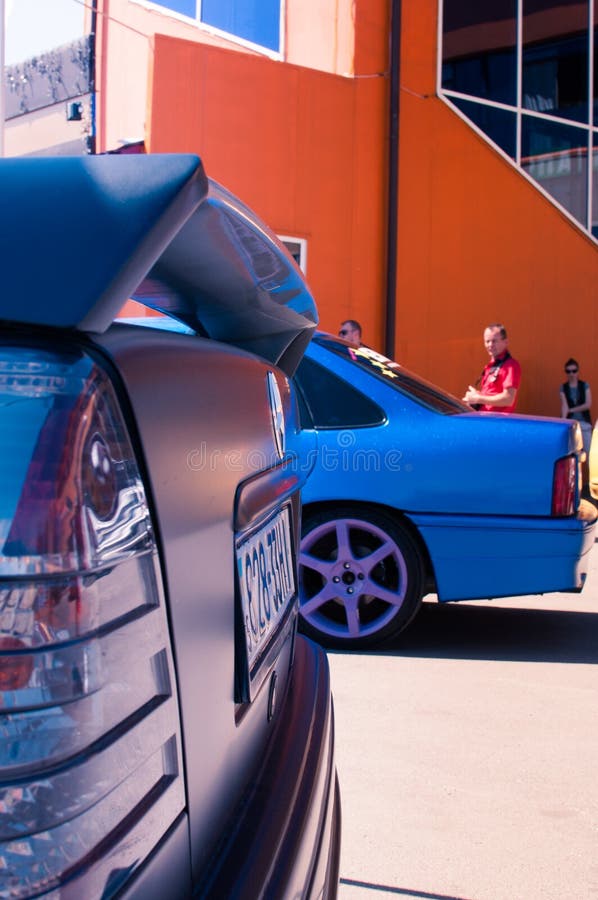 Carro De Ajustamento Em EMMA – 2013 Em Lviv Imagem de Stock Editorial ...