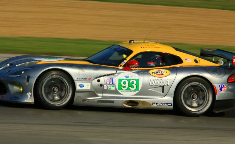 Carro De Corridas De Dodge SRT Na Trilha Fotografia Editorial - Imagem ...