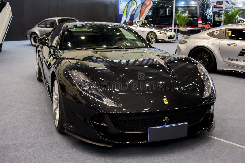 Carro De Esportes Preto De Ferrari Imagem Editorial - Imagem de ...