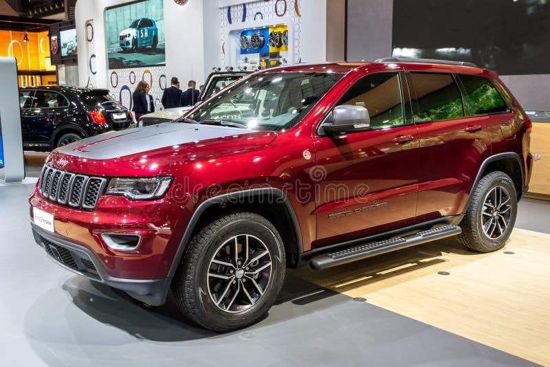 Carro De Jeep Grand Cherokee SUV Foto de Stock Editorial - Imagem de ...