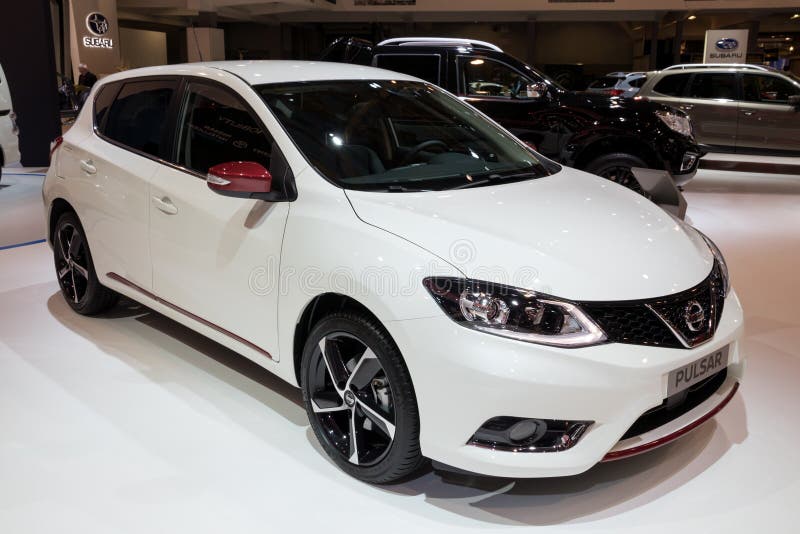 Carro de Nissan Pulsar foto editorial. Imagem de moderno - 108895836