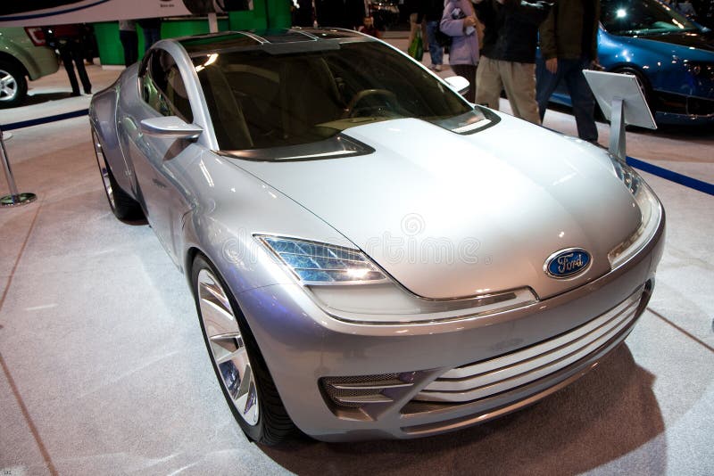 Carro De Prata Do Conceito De Ford Fotografia Editorial - Imagem de ...