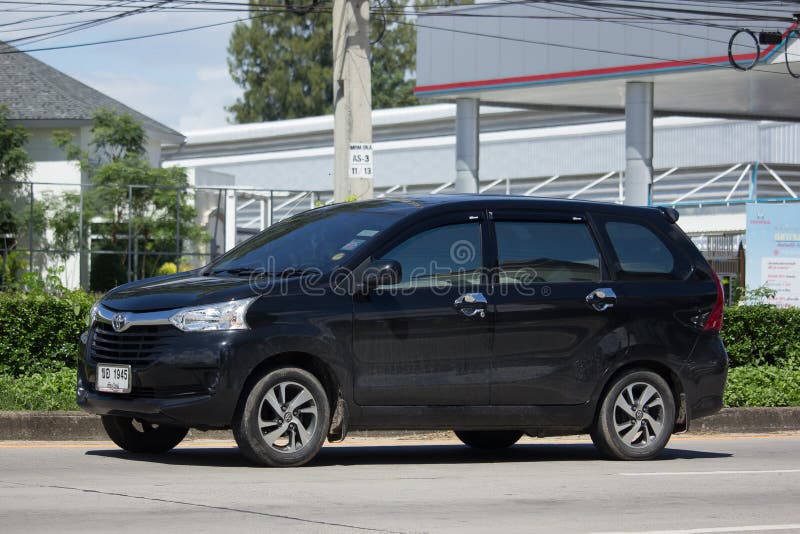 Carro Privado De Toyota Avanza Foto Editorial - Imagem de cidade, motor ...