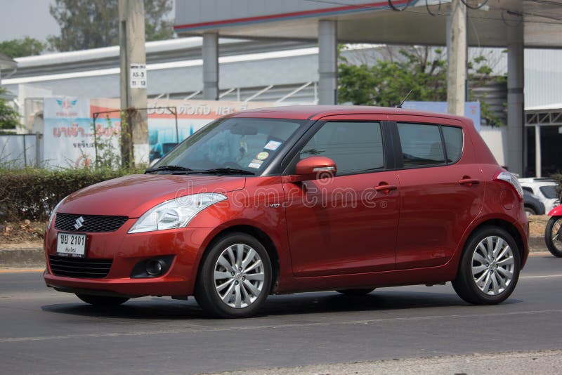 Carro Privado Suzuki Swift Da Cidade De Eco Imagem Editorial - Imagem ...