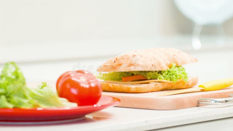 Carro Vertical Tirado De Mostrar El Bocadillo Hecho Almacen De Video ...