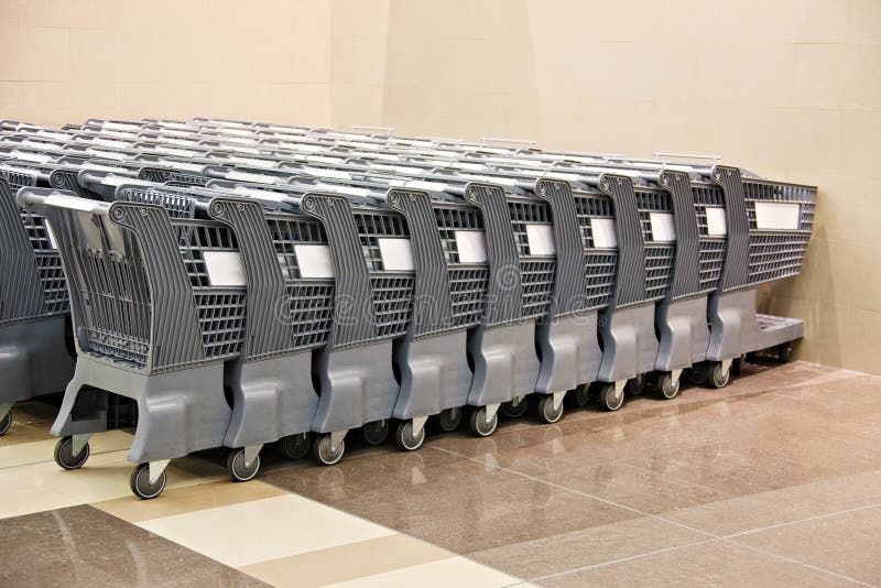 Carros de compras imagen de archivo. Imagen de varios - 8255193