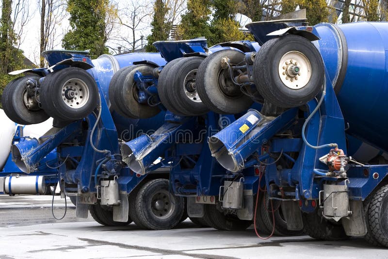 Carros del cemento foto de archivo. Imagen de cemento - 2314140