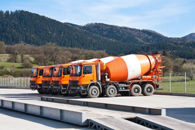 Carros del cemento foto de archivo. Imagen de edificio - 27293768
